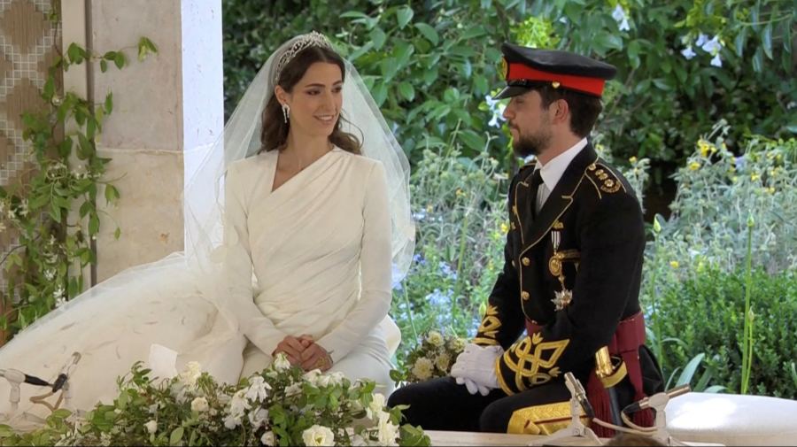 من هي رجــوة آل سيف زوجةُ ولي عهد الأردن؟ - آشكاين